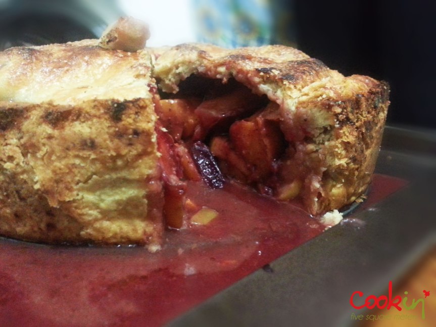 Nectarine and Apple Pie – Cook in Five Square Meters